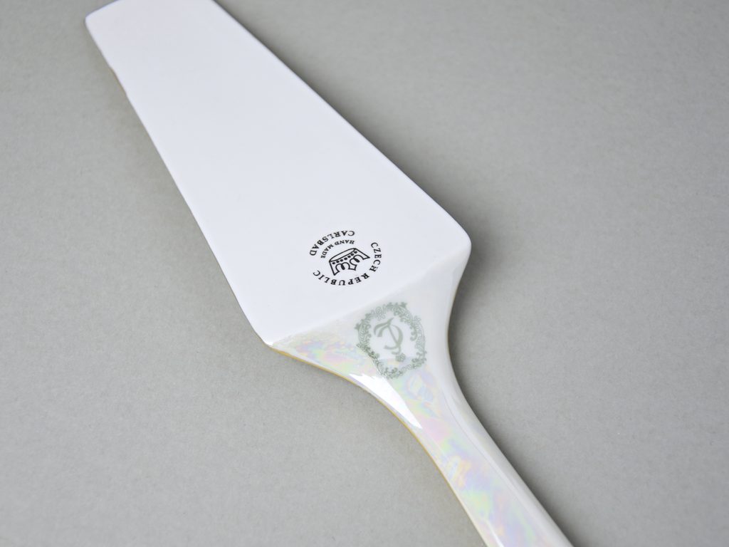 Cake porcelain shovel, Cecily roses, Carlsbad - Carlsbad and Queens ...
