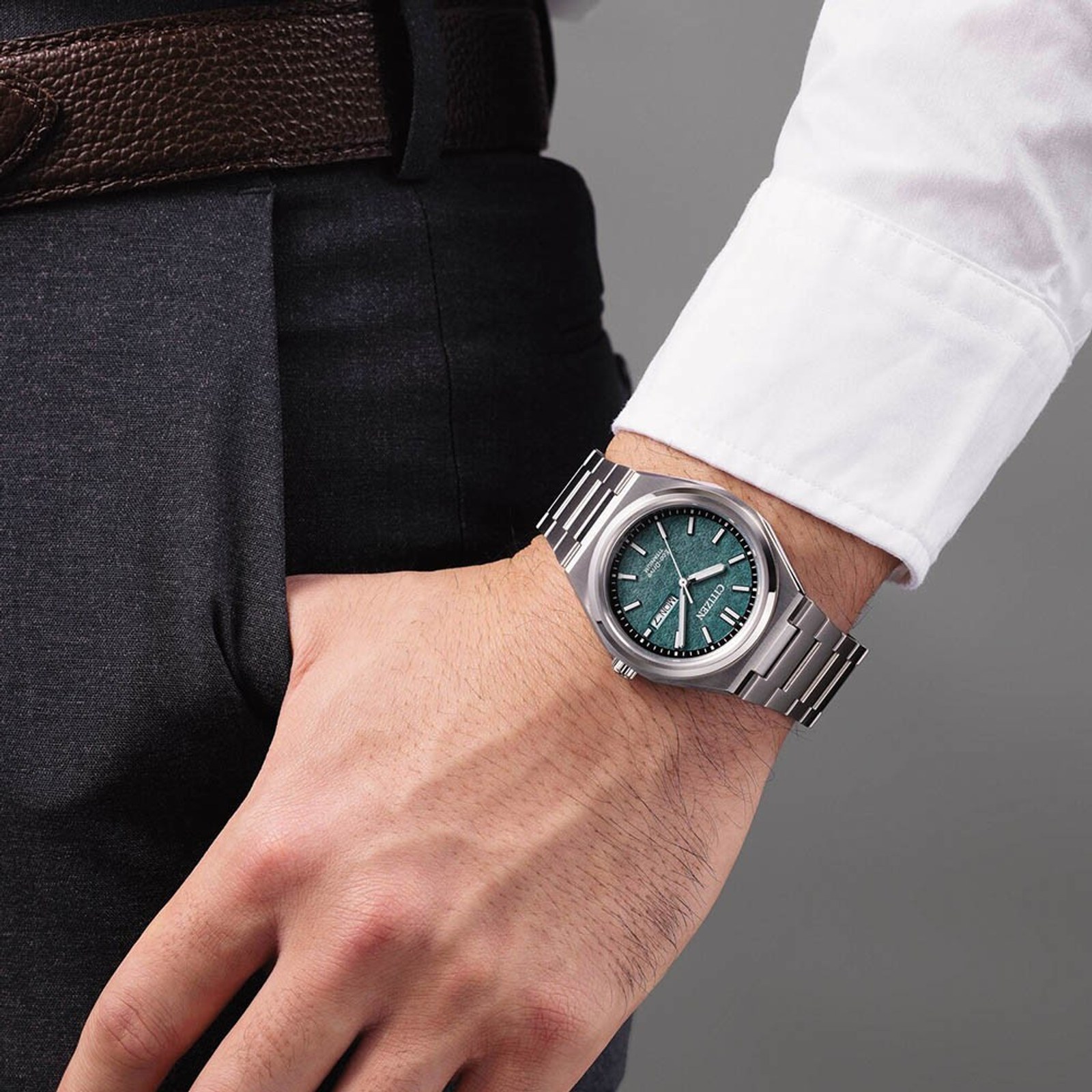 Hodinky Citizen SUPER TITANIUM AW0130-85XE | Hodinářství.cz