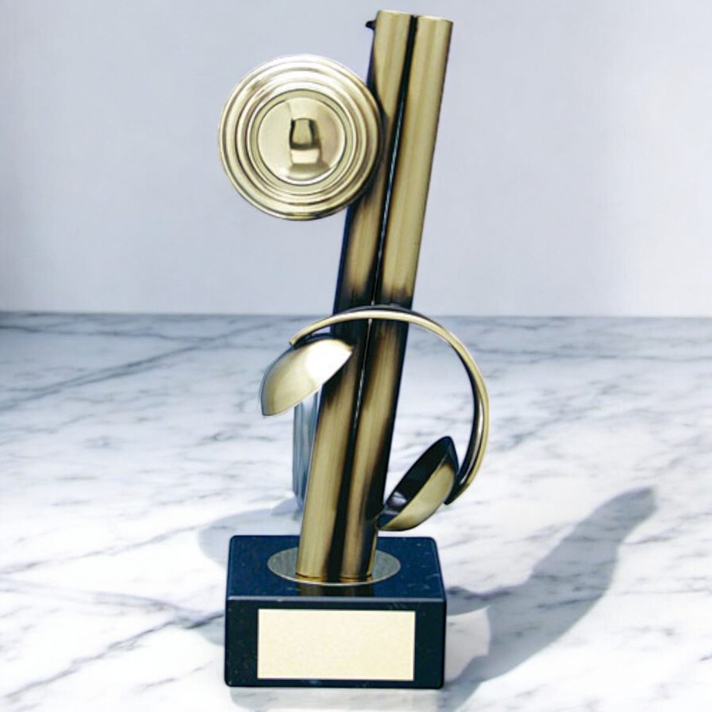 Zaragoza Clay Pigeon Shooting Handmade Metal Trophy | Trophy Monster